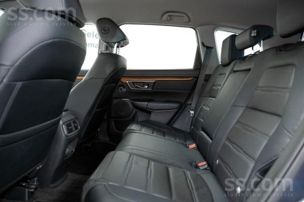 Black Honda CR-V 2021 in Riga, with an engine capacity of 2.00 L and mileage of 24 thousand km for 27500 €, photo 7 on AUTOMOTO.COM.LV