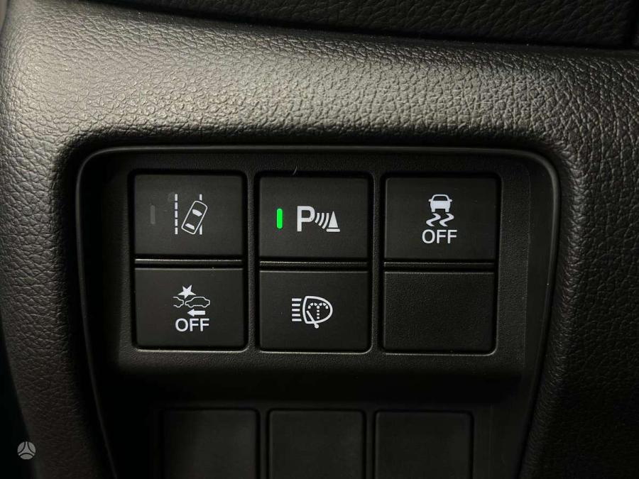 Black Honda CR-V 2021 in Kaunas, with an engine capacity of 2.00 L and mileage of 132 thousand km for 22900 €, photo 12 on AUTOMOTO.COM.LV