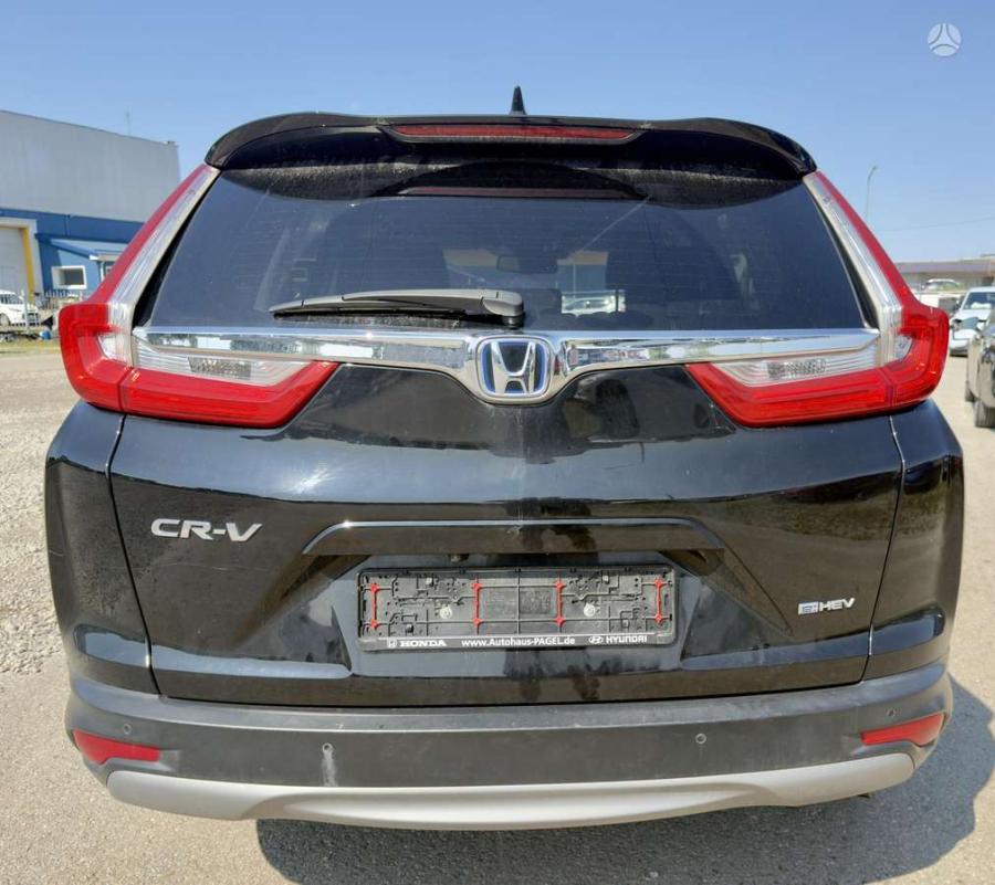 Black Honda CR-V 2021 in Siauliai, with an engine capacity of 1.99 L and mileage of 120 thousand km for 16950 €, photo 6 on AUTOMOTO.COM.LV