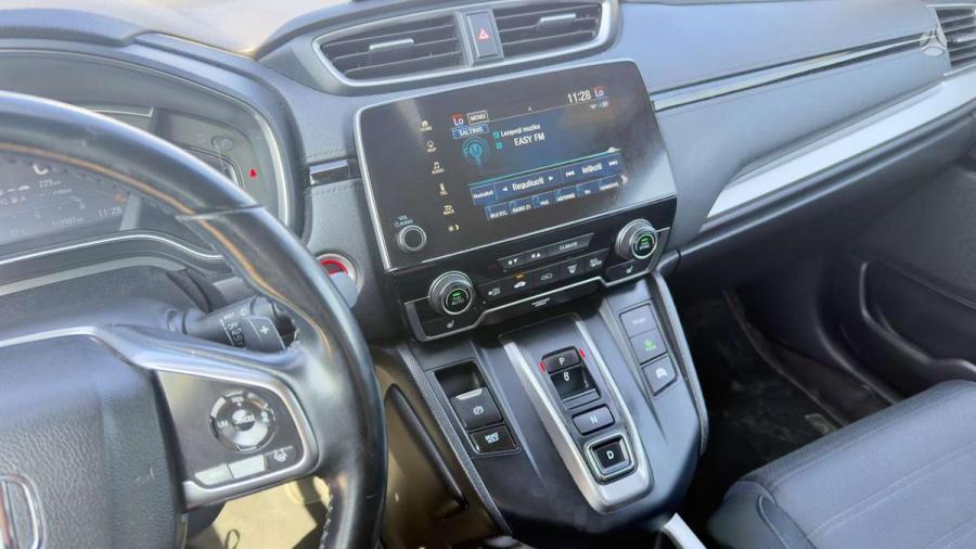 Black Honda CR-V 2021 in Siauliai, with an engine capacity of 1.99 L and mileage of 120 thousand km for 16950 €, photo 11 on AUTOMOTO.COM.LV
