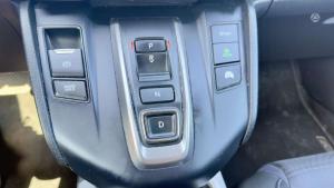 Black Honda CR-V 2021 in Siauliai, with an engine capacity of 1.99 L and mileage of 120 thousand km for 16950 €, photo 16 on AUTOMOTO.COM.LV