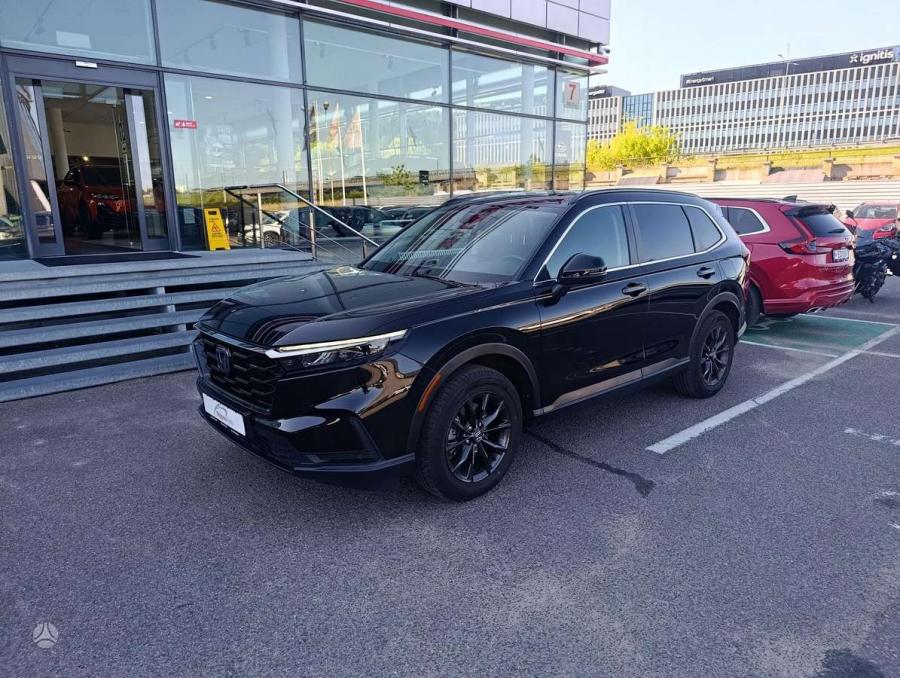 Black Honda CR-V 2024 in Vilnius, with an engine capacity of 1.99 L and mileage of 56 thousand km for 39900 €, photo 1 on AUTOMOTO.COM.LV