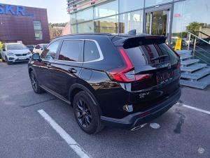 Black Honda CR-V 2024 in Vilnius, with an engine capacity of 1.99 L and mileage of 56 thousand km for 39900 €, photo 6 on AUTOMOTO.COM.LV