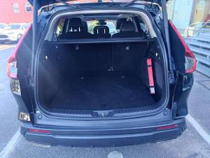 Black Honda CR-V 2024 in Vilnius, with an engine capacity of 1.99 L and mileage of 56 thousand km for 39900 €, photo 9 on AUTOMOTO.COM.LV