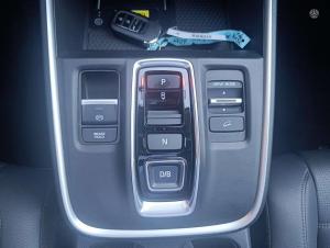 Black Honda CR-V 2024 in Vilnius, with an engine capacity of 1.99 L and mileage of 56 thousand km for 39900 €, photo 17 on AUTOMOTO.COM.LV