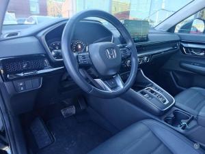 Black Honda CR-V 2024 in Vilnius, with an engine capacity of 1.99 L and mileage of 56 thousand km for 39900 €, photo 25 on AUTOMOTO.COM.LV