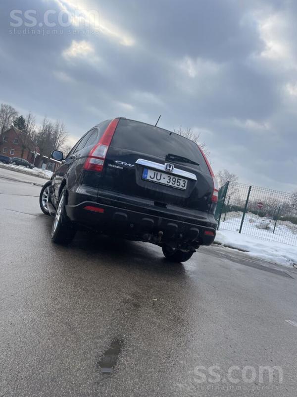 Melns Honda CR-V 2008 Ogre, ar dzinēja tilpumu 2.20 L un nobraukumu 327 tūkst. km par 2650 €, foto 3 vietnē AUTOMOTO.COM.LV