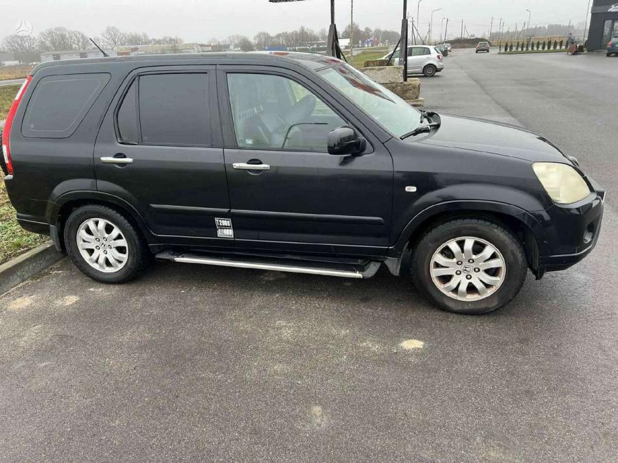 Melns Honda CR-V 2005 Kauņa, ar dzinēja tilpumu 2.20 L un nobraukumu 407 tūkst. km par 2800 €, foto 5 vietnē AUTOMOTO.COM.LV