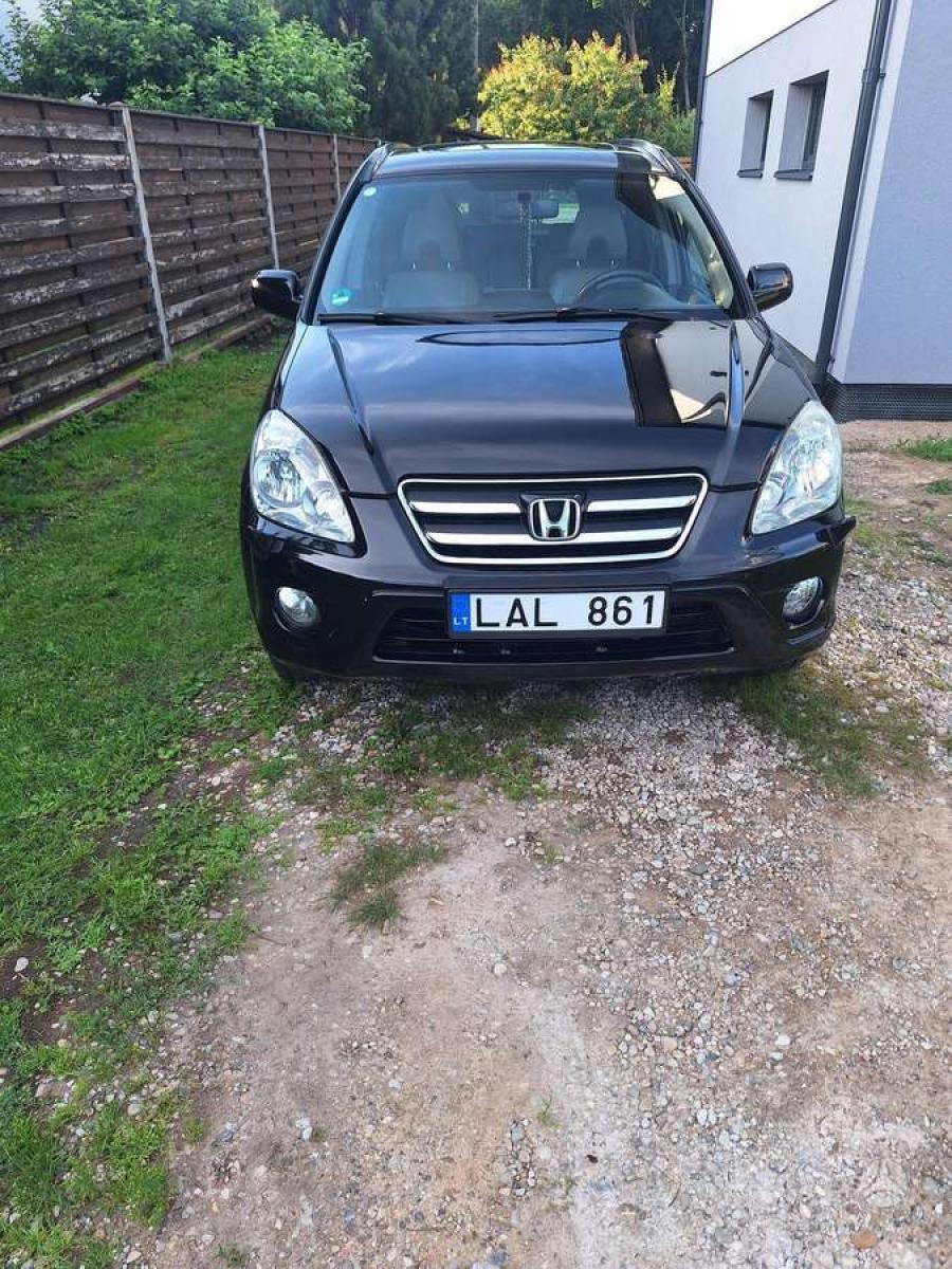 Black Honda CR-V 2005 in Kaunas, with an engine capacity of 2.20 L and mileage of 293 thousand km for 2850 €, photo 3 on AUTOMOTO.COM.LV