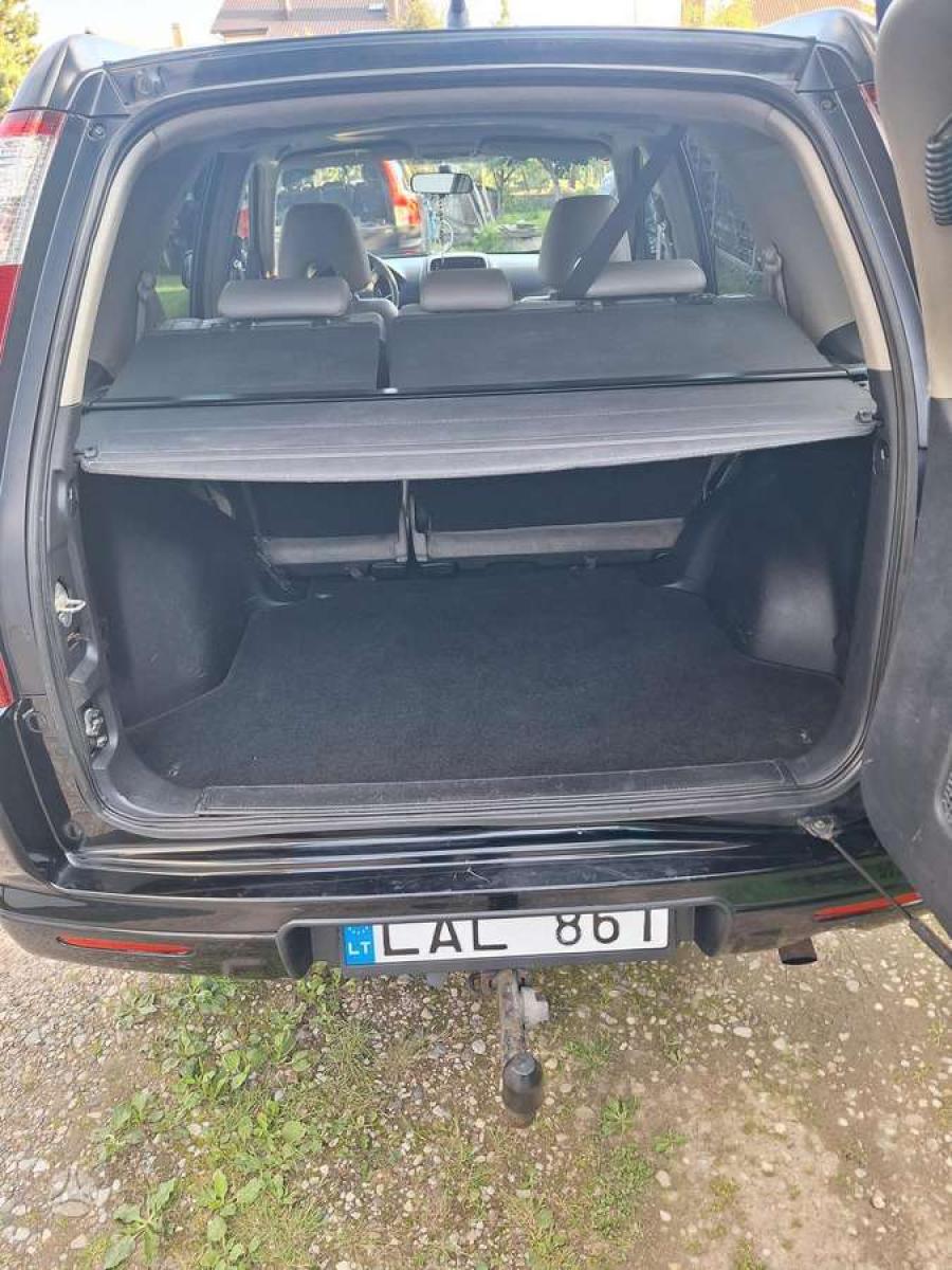 Black Honda CR-V 2005 in Kaunas, with an engine capacity of 2.20 L and mileage of 293 thousand km for 2850 €, photo 8 on AUTOMOTO.COM.LV