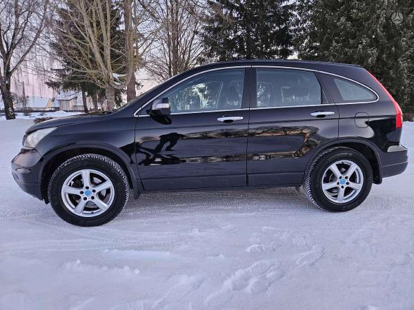 Black Honda CR-V 2010 in Radviliskis, with an engine capacity of 2.20 L and mileage of 280 thousand km for 6800 €, photo 3 on AUTOMOTO.COM.LV