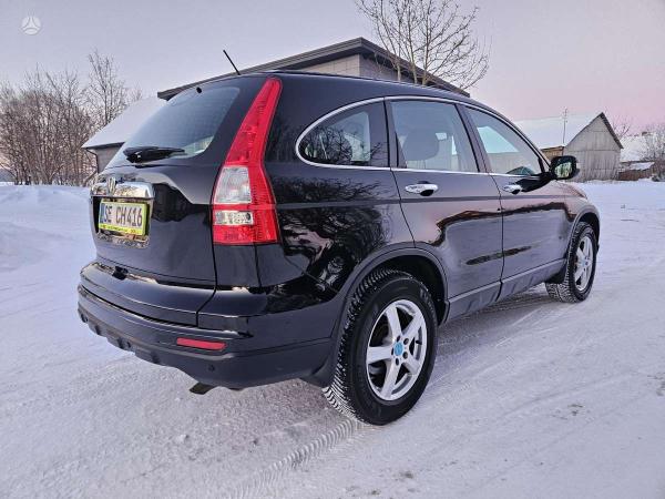 Black Honda CR-V 2010 in Radviliskis, with an engine capacity of 2.20 L and mileage of 280 thousand km for 6800 €, photo 5 on AUTOMOTO.COM.LV