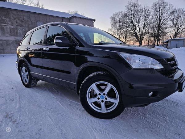 Black Honda CR-V 2010 in Radviliskis, with an engine capacity of 2.20 L and mileage of 280 thousand km for 6800 €, photo 9 on AUTOMOTO.COM.LV