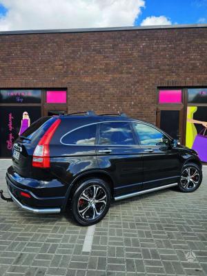 Melns Honda CR-V 2009 Kaišiadorys, ar dzinēja tilpumu 2.20 L un nobraukumu 323 tūkst. km par 5650 €, foto 4 vietnē AUTOMOTO.COM.LV
