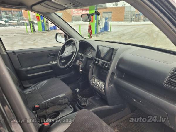 Melns Honda CR-V 2003 Narva, ar dzinēja tilpumu 2.00 L un nobraukumu 212 tūkst. km par 1300 €, foto 6 vietnē AUTOMOTO.COM.LV
