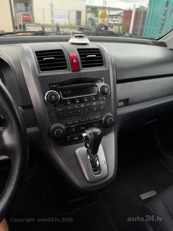 Melns Honda CR-V 2007 Tartu, ar dzinēja tilpumu 2.00 L un nobraukumu 240 tūkst. km par 2300 €, foto 9 vietnē AUTOMOTO.COM.LV