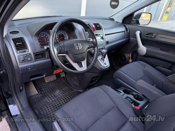Honda CR-V 2008 Tallina vietnē Melns Honda CR-V 2008 Tallina, ar dzinēja tilpumu 2.00 L un nobraukumu 248 tūkst. km par 4490 €, foto 7 vietnē AUTOMOTO.COM.LV