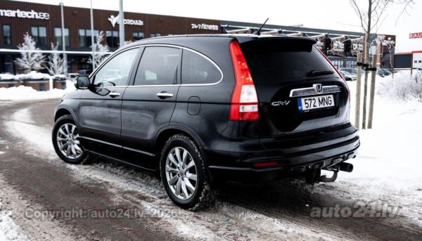Black Honda CR-V 2010 in Tallinn, with an engine capacity of 2.00 L and mileage of 164 thousand km for 8990 €, photo 4 on AUTOMOTO.COM.LV