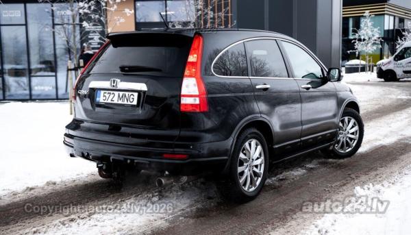 Black Honda CR-V 2010 in Tallinn, with an engine capacity of 2.00 L and mileage of 164 thousand km for 8990 €, photo 6 on AUTOMOTO.COM.LV