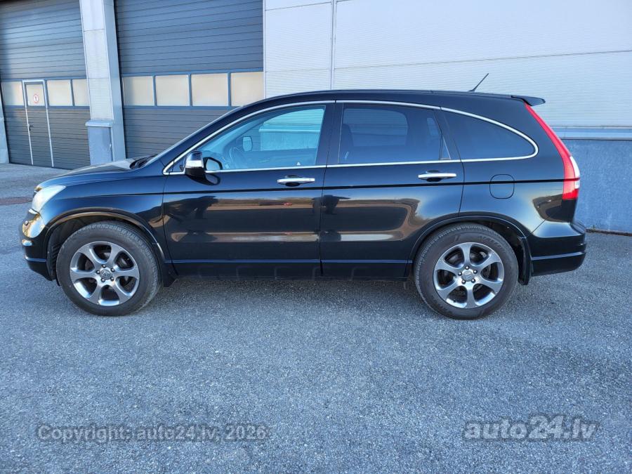 Melns Honda CR-V 2010 Tallina, ar dzinēja tilpumu 2.20 L un nobraukumu 320 tūkst. km par 7000 €, foto 3 vietnē AUTOMOTO.COM.LV