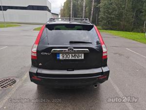 Black Honda CR-V 2010 in Tallinn, with an engine capacity of 2.00 L and mileage of 259 thousand km for 7000 €, photo 5 on AUTOMOTO.COM.LV