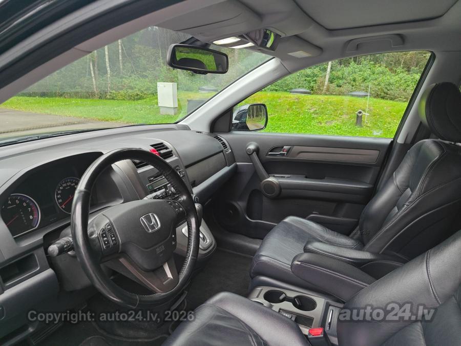 Black Honda CR-V 2010 in Tallinn, with an engine capacity of 2.00 L and mileage of 259 thousand km for 7000 €, photo 9 on AUTOMOTO.COM.LV