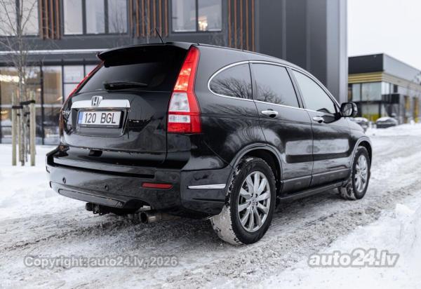 Melns Honda CR-V 2012 Tallina, ar dzinēja tilpumu 2.00 L un nobraukumu 107 tūkst. km par 9200 €, foto 4 vietnē AUTOMOTO.COM.LV
