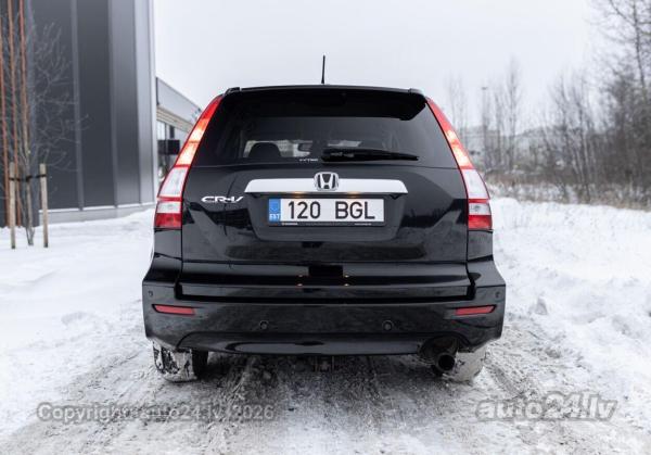 Melns Honda CR-V 2012 Tallina, ar dzinēja tilpumu 2.00 L un nobraukumu 107 tūkst. km par 9200 €, foto 5 vietnē AUTOMOTO.COM.LV