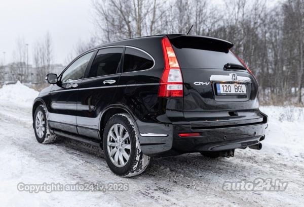 Melns Honda CR-V 2012 Tallina, ar dzinēja tilpumu 2.00 L un nobraukumu 107 tūkst. km par 9200 €, foto 6 vietnē AUTOMOTO.COM.LV