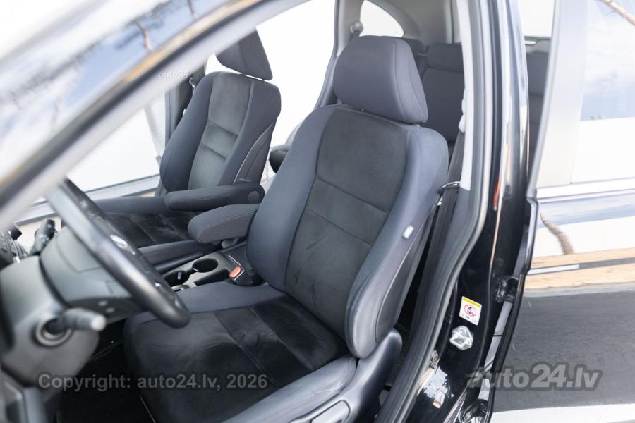 Melns Honda CR-V 2012 Tallina, ar dzinēja tilpumu 2.00 L un nobraukumu 126 tūkst. km par 8500 €, foto 14 vietnē AUTOMOTO.COM.LV