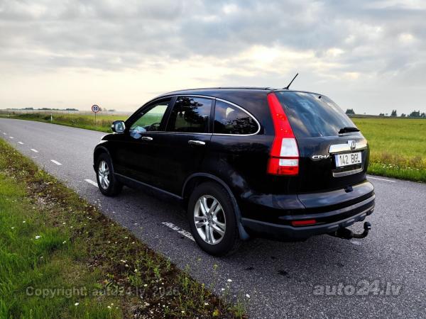 Black Honda CR-V 2012 in Tallinn, with an engine capacity of 2.20 L and mileage of 334 thousand km for 7500 €, photo 7 on AUTOMOTO.COM.LV