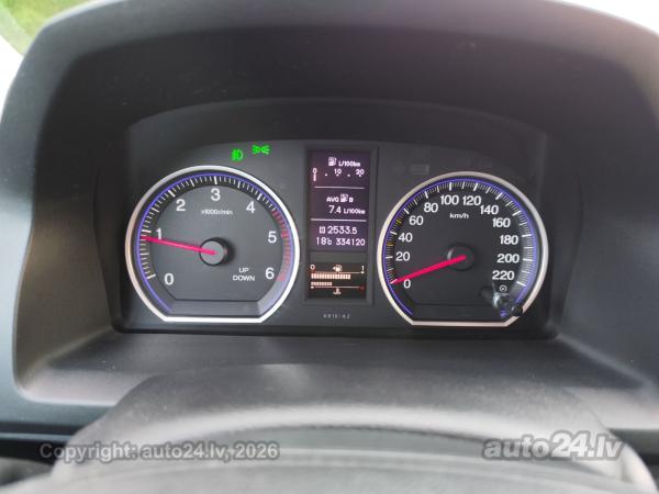 Black Honda CR-V 2012 in Tallinn, with an engine capacity of 2.20 L and mileage of 334 thousand km for 7500 €, photo 8 on AUTOMOTO.COM.LV