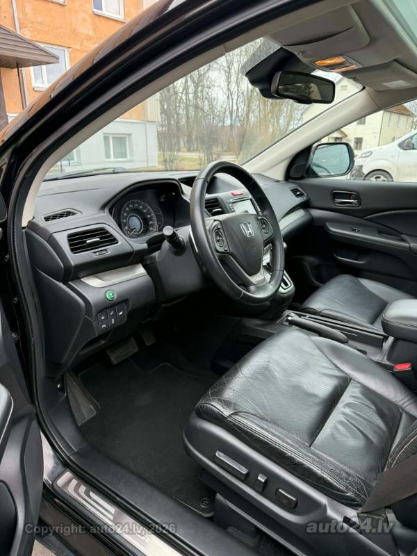 Melns Honda CR-V 2013 Tallina, ar dzinēja tilpumu 2.20 L un nobraukumu 97 tūkst. km par 16500 €, foto 11 vietnē AUTOMOTO.COM.LV