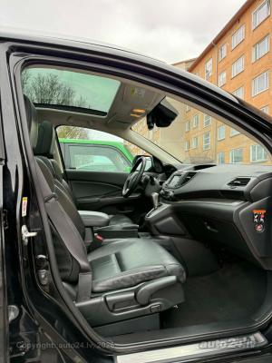 Black Honda CR-V 2013 in Tallinn, with an engine capacity of 2.20 L and mileage of 97 thousand km for 16500 €, photo 13 on AUTOMOTO.COM.LV