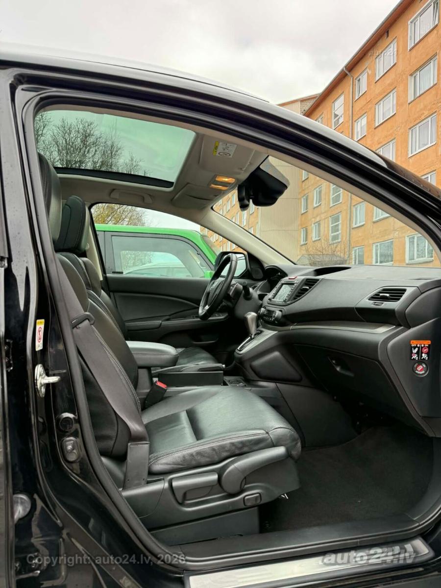 Black Honda CR-V 2013 in Tallinn, with an engine capacity of 2.20 L and mileage of 97 thousand km for 16500 €, photo 13 on AUTOMOTO.COM.LV