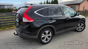 Black Honda CR-V 2013 in Tallinn, with an engine capacity of 2.20 L and mileage of 193 thousand km for 12990 €, photo 4 on AUTOMOTO.COM.LV