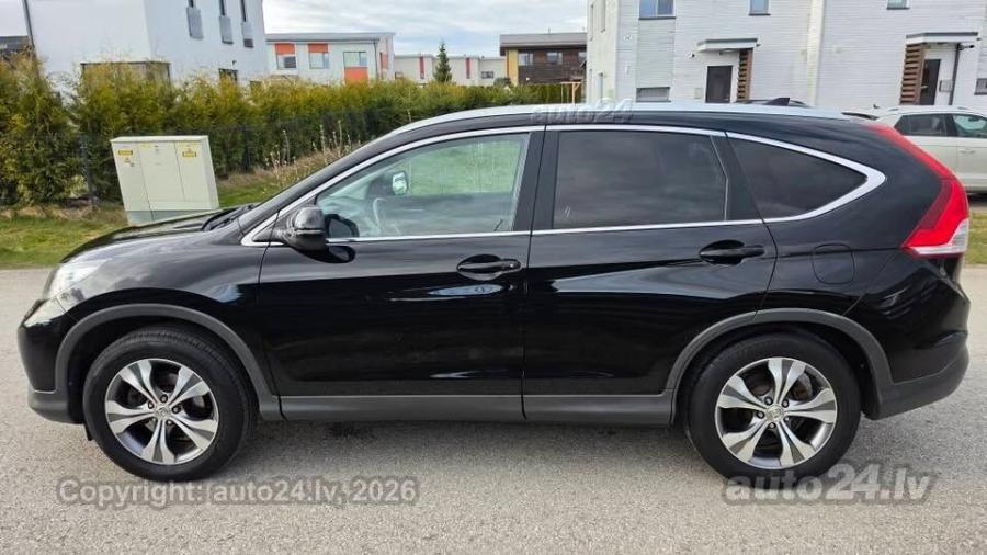 Black Honda CR-V 2013 in Tallinn, with an engine capacity of 2.20 L and mileage of 193 thousand km for 12990 €, photo 7 on AUTOMOTO.COM.LV