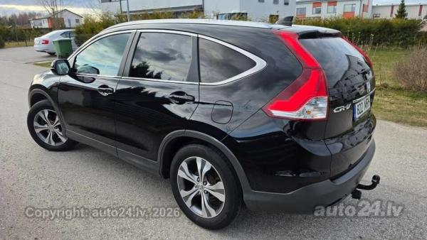 Black Honda CR-V 2013 in Tallinn, with an engine capacity of 2.20 L and mileage of 193 thousand km for 12990 €, photo 7 on AUTOMOTO.COM.LV