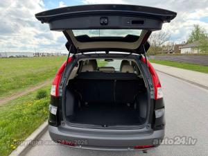 Black Honda CR-V 2013 in Tallinn, with an engine capacity of 2.00 L and mileage of 253 thousand km for 10700 €, photo 6 on AUTOMOTO.COM.LV