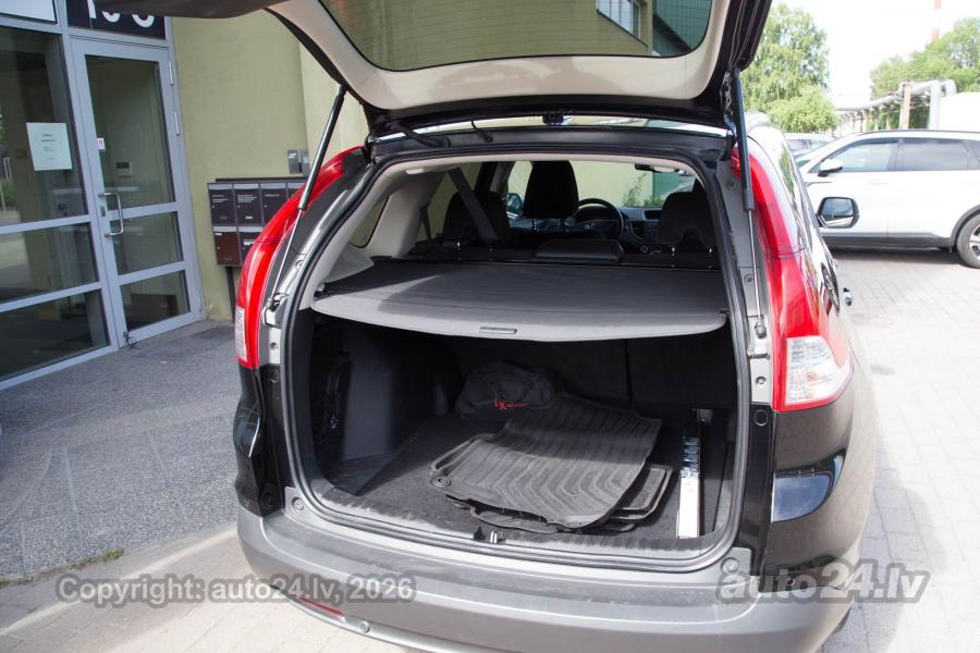 Melns Honda CR-V 2013 Tallina, ar dzinēja tilpumu 2.20 L un nobraukumu 128 tūkst. km par 11990 €, foto 17 vietnē AUTOMOTO.COM.LV