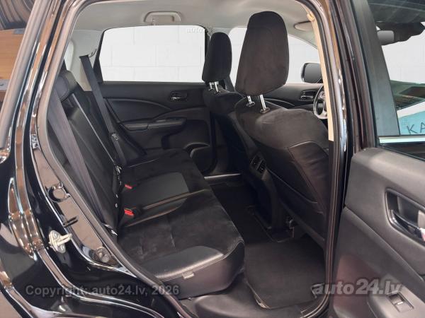 Black Honda CR-V 2013 in Tartu, with an engine capacity of 2.00 L and mileage of 173 thousand km for 10490 €, photo 8 on AUTOMOTO.COM.LV