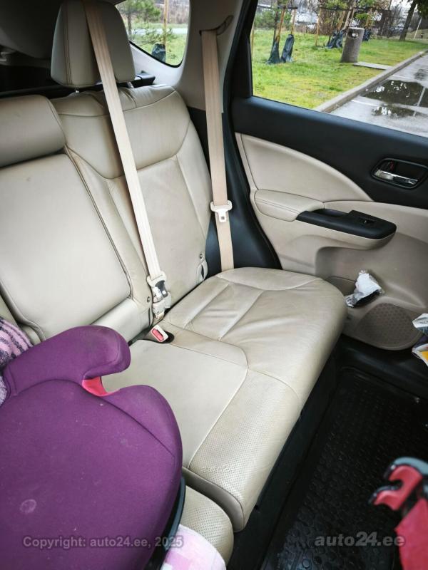 Melns Honda CR-V 2014 Tallina, ar dzinēja tilpumu 2.00 L un nobraukumu 158 tūkst. km par 11400 €, foto 11 vietnē AUTOMOTO.COM.LV