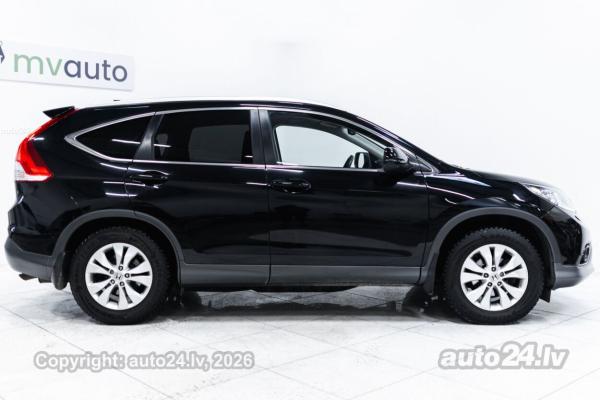 Black Honda CR-V 2014 in Tallinn, with an engine capacity of 2.00 L and mileage of 98 thousand km for 13990 €, photo 10 on AUTOMOTO.COM.LV