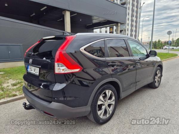 Honda CR-V 2014 Tallina vietnē Melns Honda CR-V 2014 Tallina, ar dzinēja tilpumu 2.00 L un nobraukumu 221 tūkst. km par 10990 €, foto 9 vietnē AUTOMOTO.COM.LV