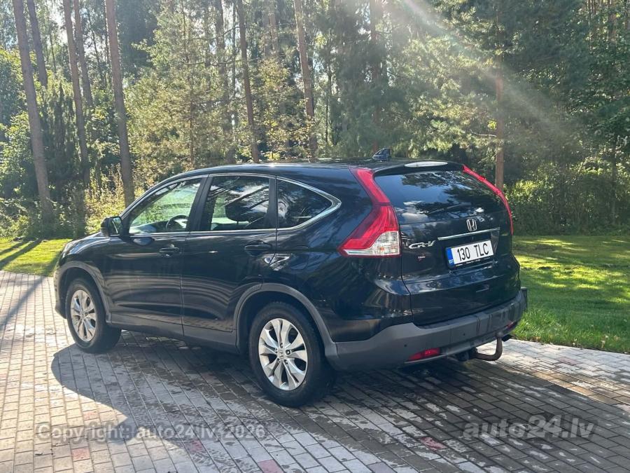 Melns Honda CR-V 2014 Tallina, ar dzinēja tilpumu 1.60 L un nobraukumu 215 tūkst. km par 11500 €, foto 4 vietnē AUTOMOTO.COM.LV