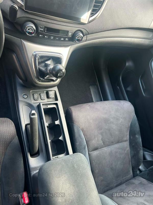Melns Honda CR-V 2014 Tallina, ar dzinēja tilpumu 1.60 L un nobraukumu 215 tūkst. km par 11500 €, foto 6 vietnē AUTOMOTO.COM.LV