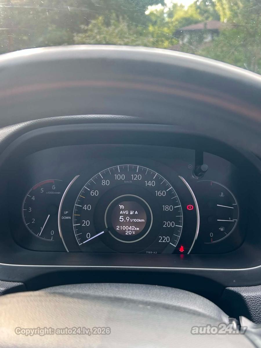 Melns Honda CR-V 2014 Tallina, ar dzinēja tilpumu 1.60 L un nobraukumu 215 tūkst. km par 11500 €, foto 9 vietnē AUTOMOTO.COM.LV