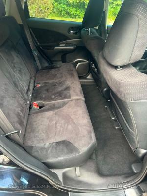 Melns Honda CR-V 2014 Tallina, ar dzinēja tilpumu 1.60 L un nobraukumu 215 tūkst. km par 11500 €, foto 11 vietnē AUTOMOTO.COM.LV