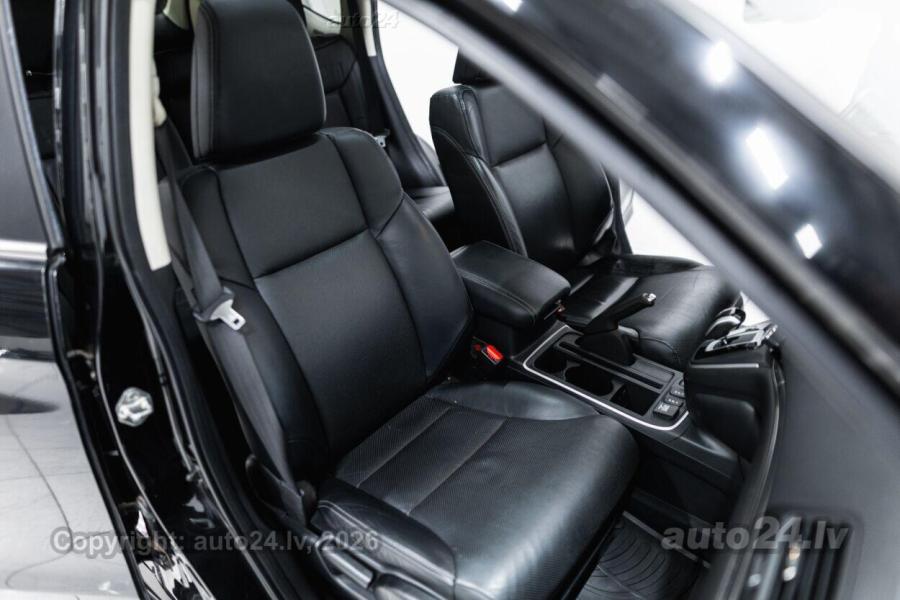 Black Honda CR-V 2015 in Tallinn, with an engine capacity of 1.60 L and mileage of 190 thousand km for 14899 €, photo 12 on AUTOMOTO.COM.LV