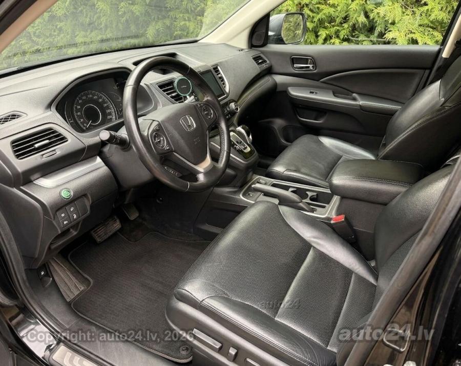 Black Honda CR-V 2015 in Tallinn, with an engine capacity of 1.60 L and mileage of 148 thousand km for 13000 €, photo 10 on AUTOMOTO.COM.LV